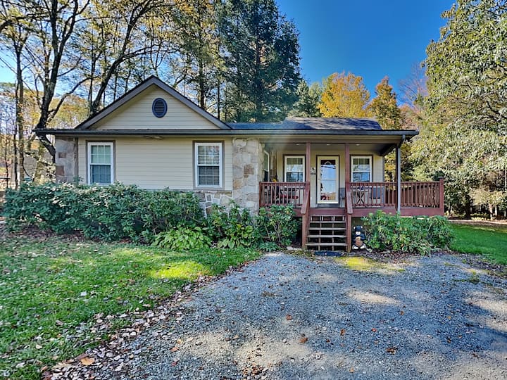 Lazy Bear Cabin | Fantastic Location, Hot Tub - Oakland, MD