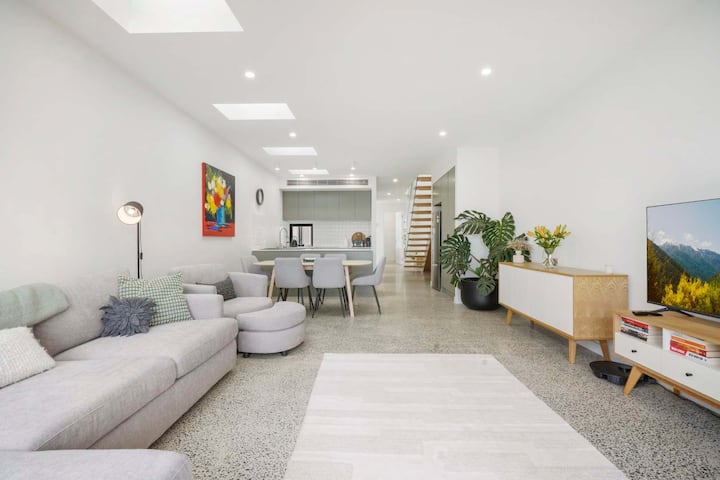 Peaceful Retreat With Backyard In Brunswick East - Brunswick