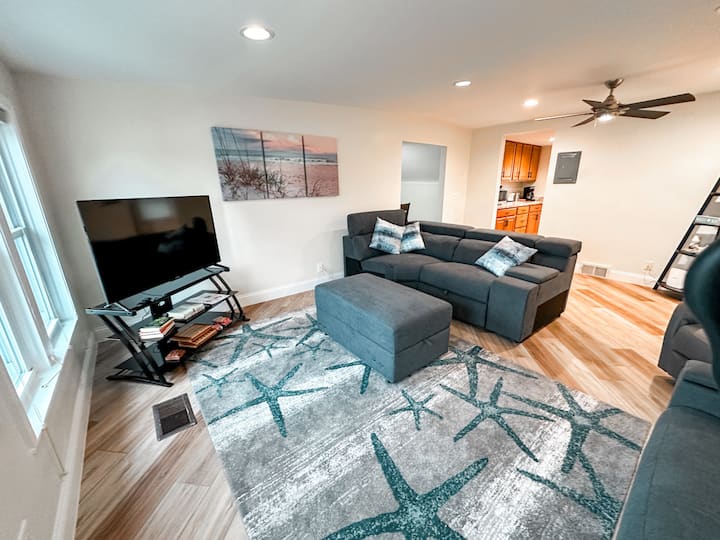 Modern Riverbend Suites - 3br - Bay City, MI