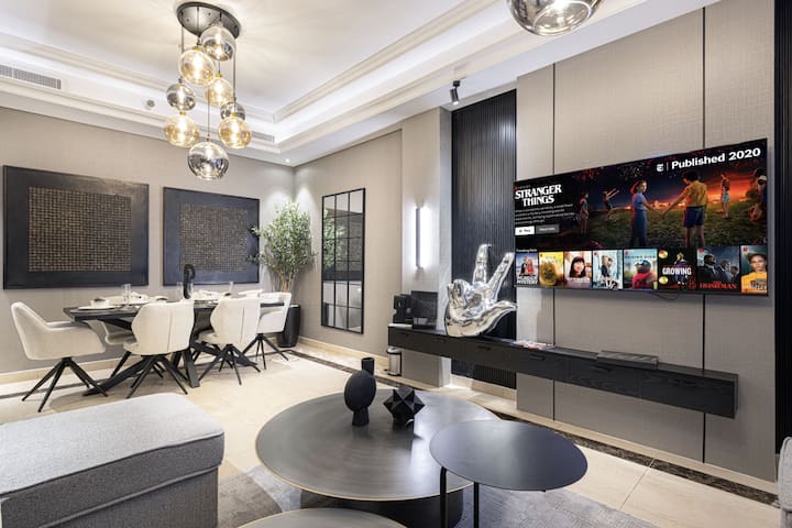 Fused Grandeur Apt Retreat At Mon Reve -Pool & Gym - Dubai