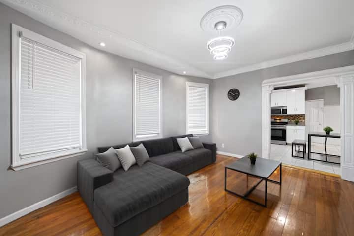 Grand Duplex W/ 14 Beds Close To Nyc & Ewr Airport - 베이온
