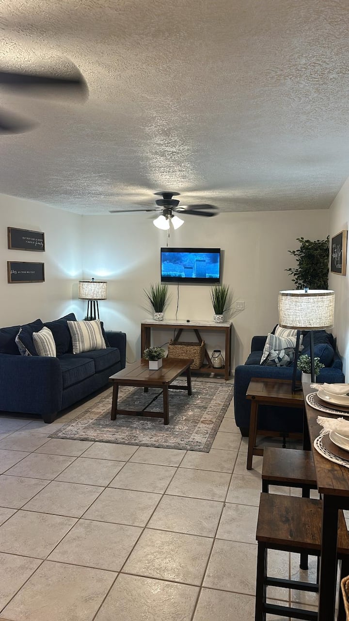 Charming Haven, Downtown Stuart - Stuart, FL