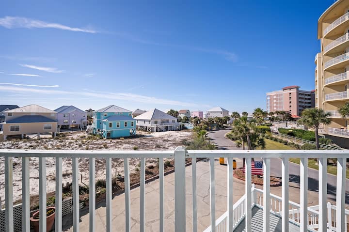 Shore Thang-sleeps 27, Steps To Sand, Dog Friendly - Alabama