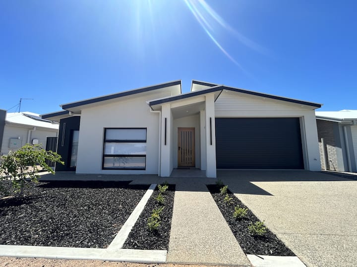 Elite Oasis - Elegant New Home In The Dunes Estate - Moonta