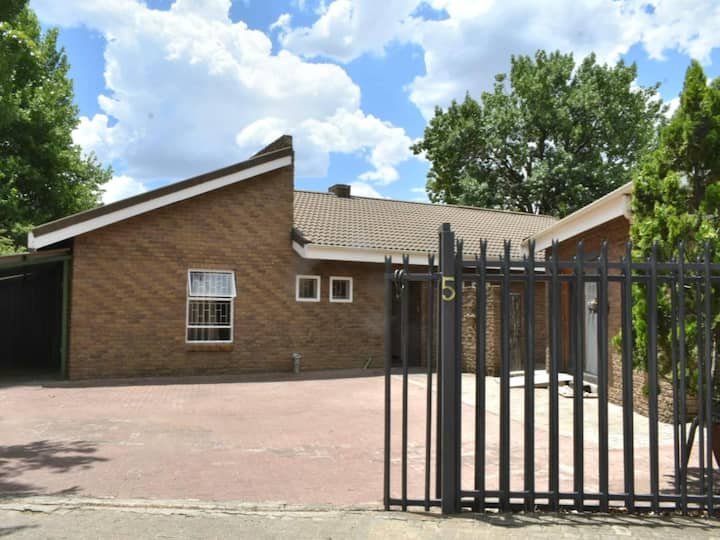 Deluxe Family Home - Clarens