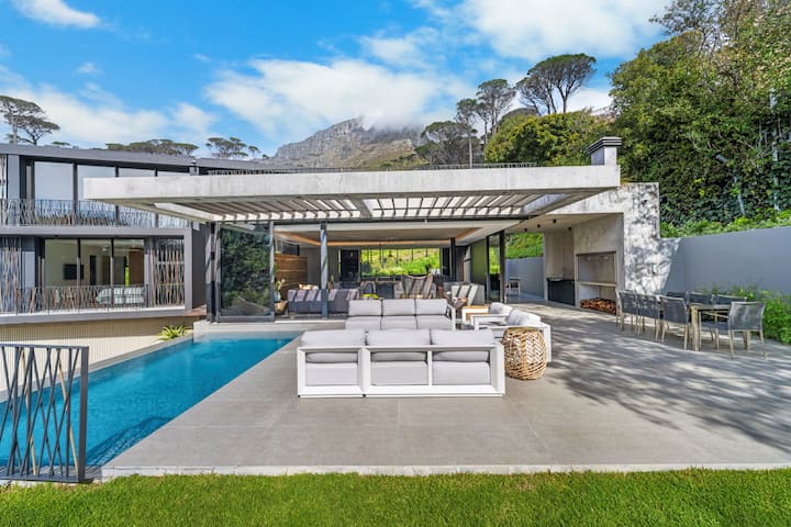 Tarentaal Kloof Villa In Higgovale - Cape Town