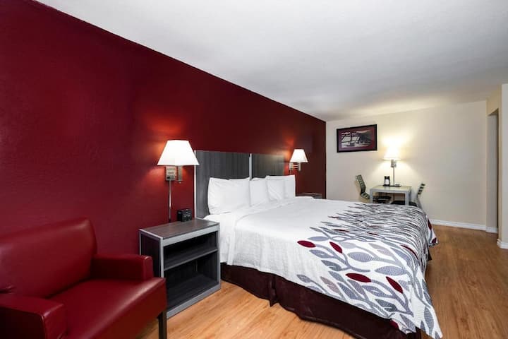 Cozy Room Ideal For Highway Travelers On Budget - Spring, TX