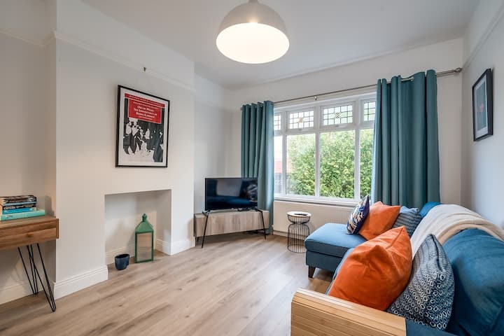Modern 3-bedroom Home - 貝爾法斯特