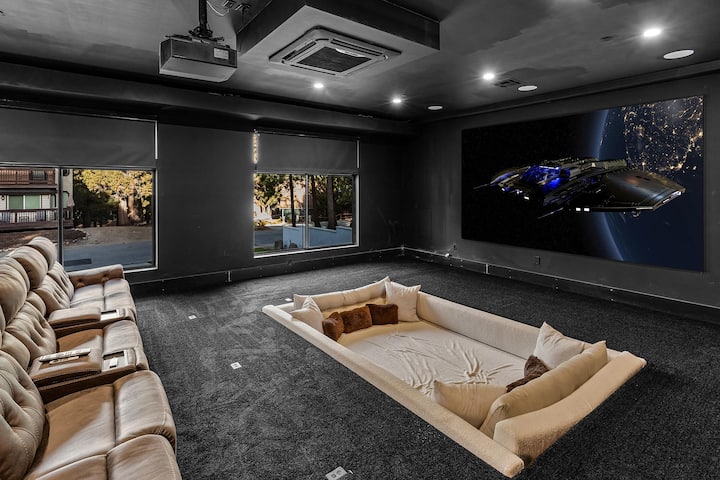 Lux 7bed 7bath! Hot Tub! Theater! Game Room! - Big Bear, CA