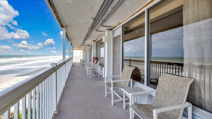 Daytona Beach Getaway With Direct Ocean Views - Ormond-by-the-Sea, FL