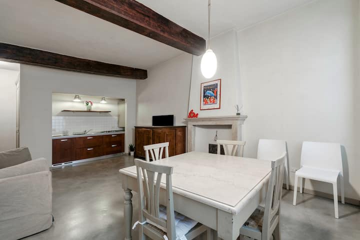 Loggia Apartment - Brescia City Center - By Host4u - Bréscia
