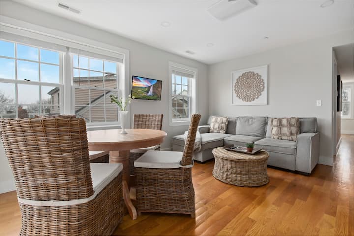 Portside Glimpse: Peekaboo Views Of Front Beach - Long Beach Gloucester