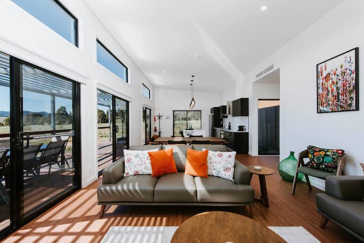 Frantoio Cottage—serene Horizons, Stylish Comforts - Mudgee