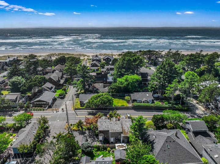 Beaches Inn Townhomes Group Getaway: Dog-friendly - Cannon Beach