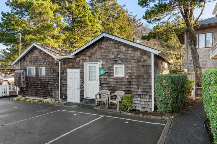 8 Pirates Cove: Walk To Beach | Dog-friendly - Cannon Beach, OR
