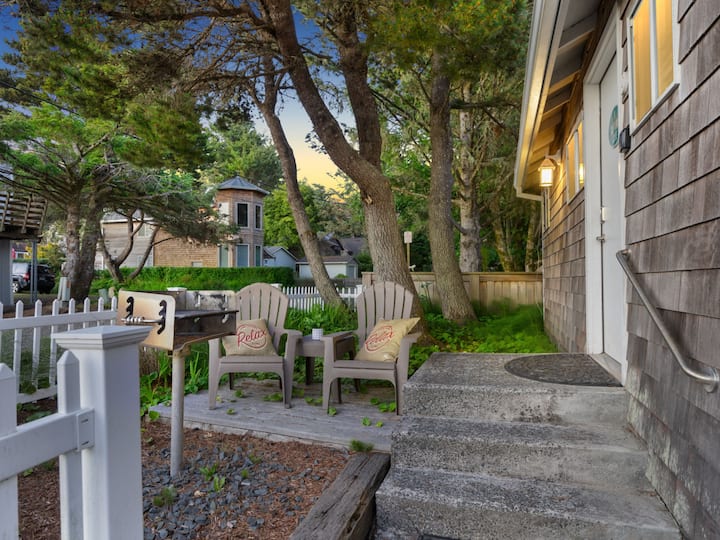 9 Captains Cove: Walk To Beach | Dog-friendly - Cannon Beach