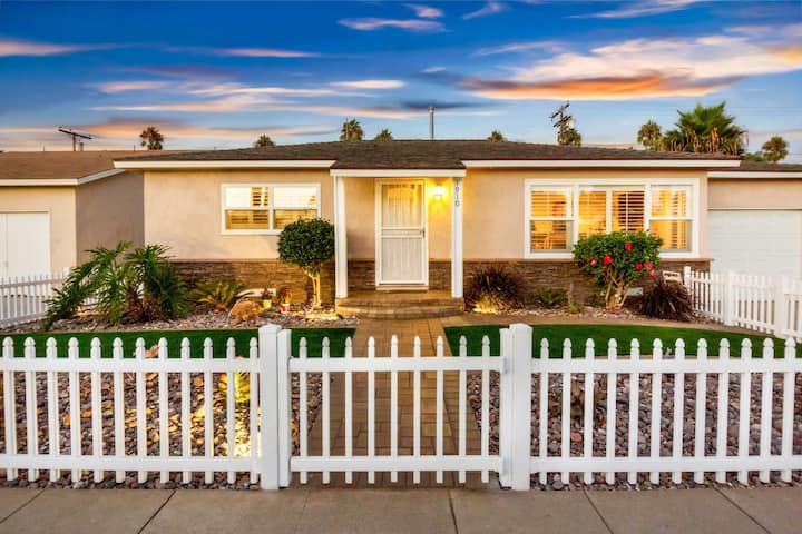 *Walk To The Beach!* | Coastal Cottage Haven - Carlsbad, CA