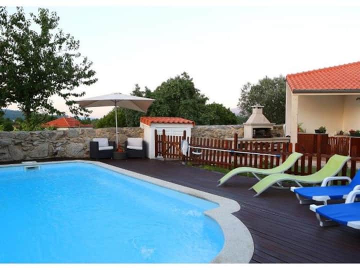 Casa Do Parada Na Freguesia De Messegães - Bela