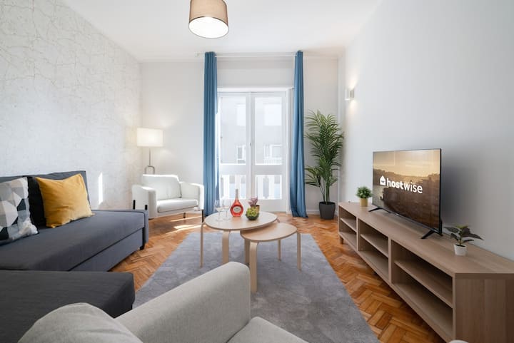 Hostwise - Stylish Comfortable Apartment W Balcony - Maia