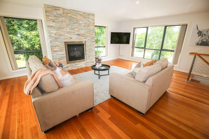 Alpine Nest - Family & Dog Friendly Retreat - Bright