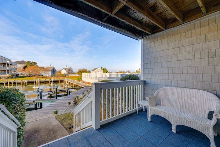 8 Mi To Beach: Bayfront Ocean City Condo W/ Deck - Fenwick Island, DE