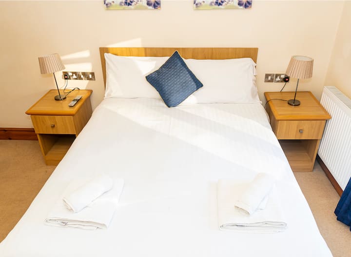 Double Ensuite With Shower At Mallard - Bridgnorth