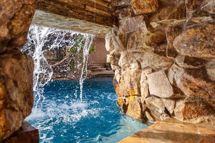 Las Vegas Lux | Pool | Hot Tub | Close To Strip! - Aéroport de Las Vegas McCarran - Harry Reid (LAS)