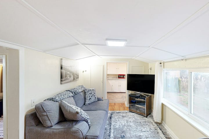 2br Home With Patio, Wifi, W/d, Dog-friendly - Coos Bay, OR