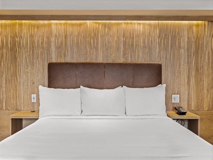 Luxurious King Room W/ Breathtaking Vistas - Banff