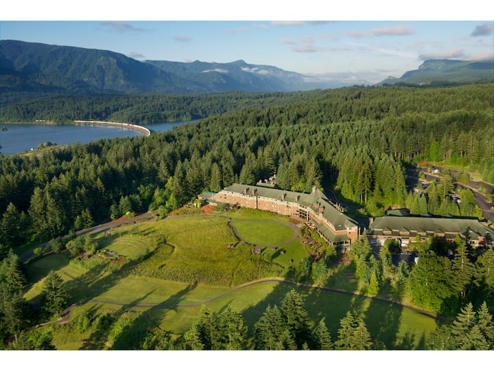 Premier Room W/ Views Of The Columbia River Gorge - Carson, WA