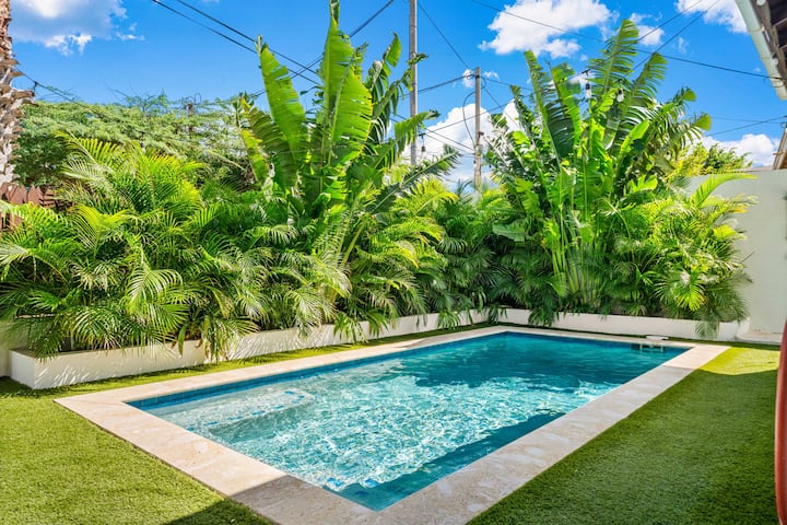 Backyard Bliss: 4br Pool Home, 4min To Eagle Beach - Aruba