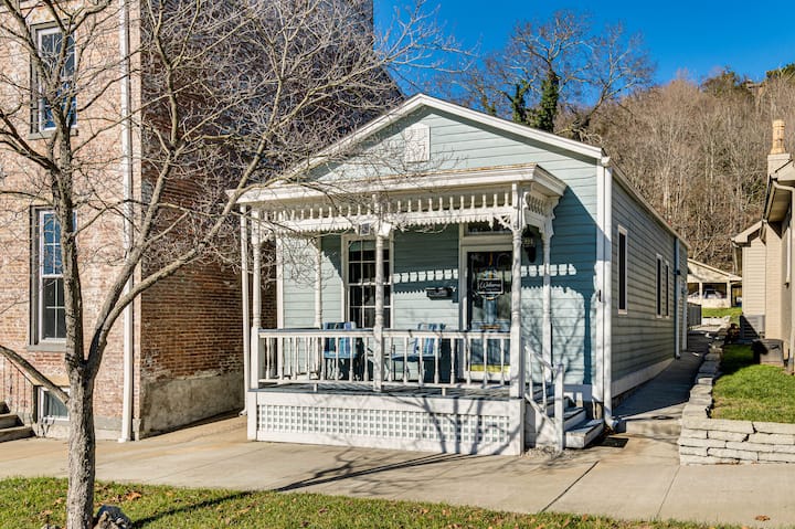 East End River Retreat: Dogs Welcome! - Clifty Falls State Park, Madison