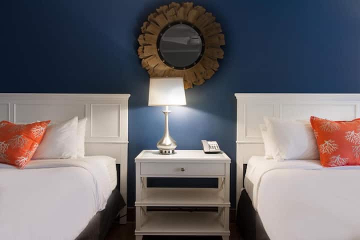 City View Room With 2 Queen Beds - Marathon, FL