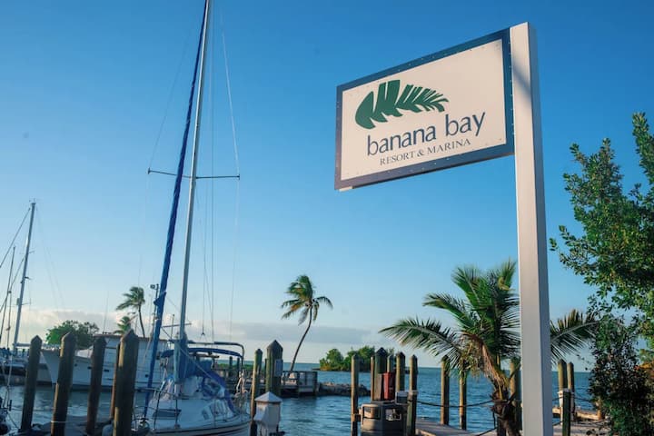 By The Water | Free Breakfast. Marina. Pool. - Marathon, FL