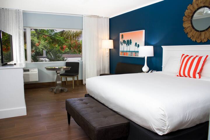 Deluxe King With Garden View - Marathon, FL