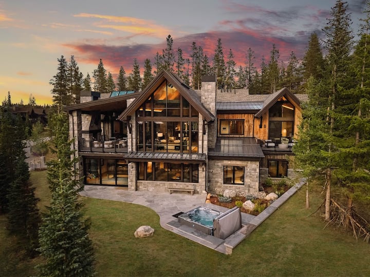 Snowy Owl Retreat | Gondola Access In Shock Hill - Breckenridge, CO