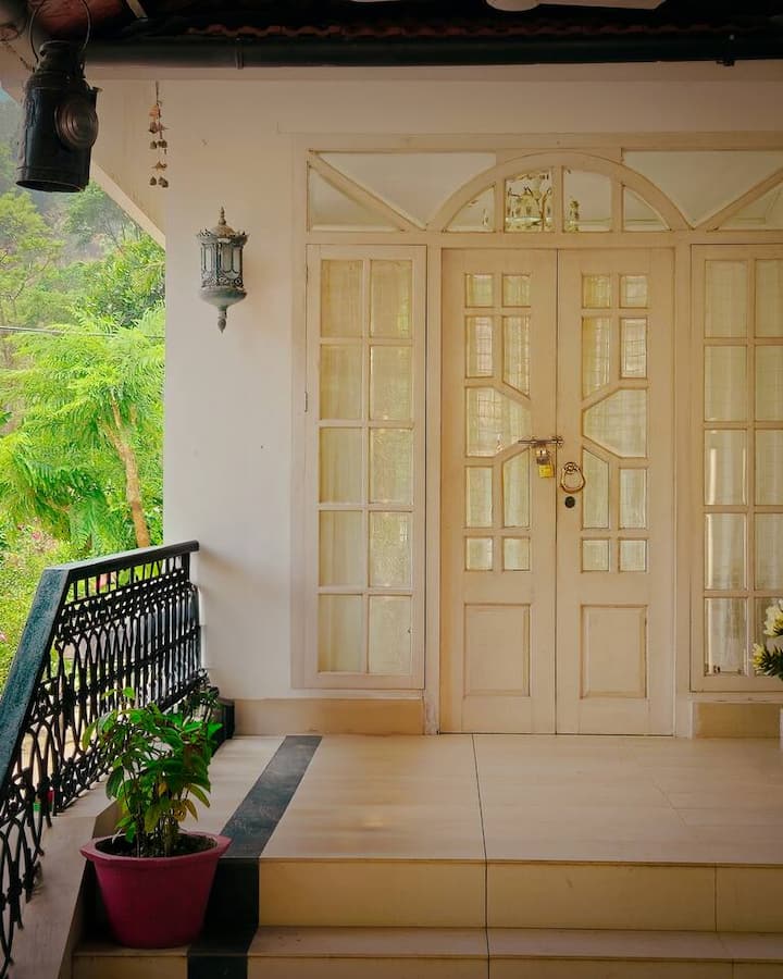Vintage Coffee Estate | 3 Bedrooms | 1 Cottage - Kerala