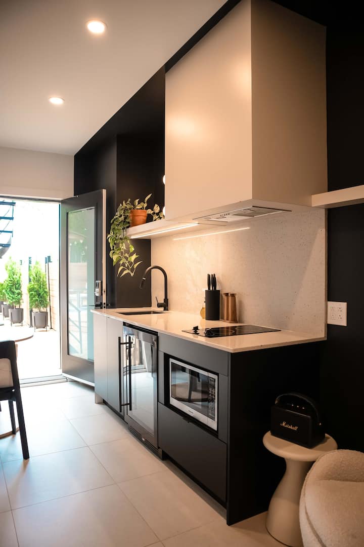 1 Bedroom Hotel-style Apartment - Montreal