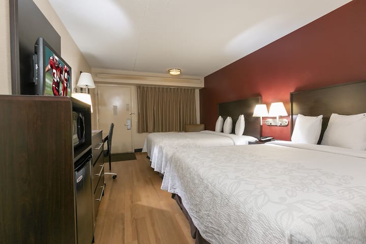 Pet Stays Free! With Free Parking For Convenience! - Framingham, MA