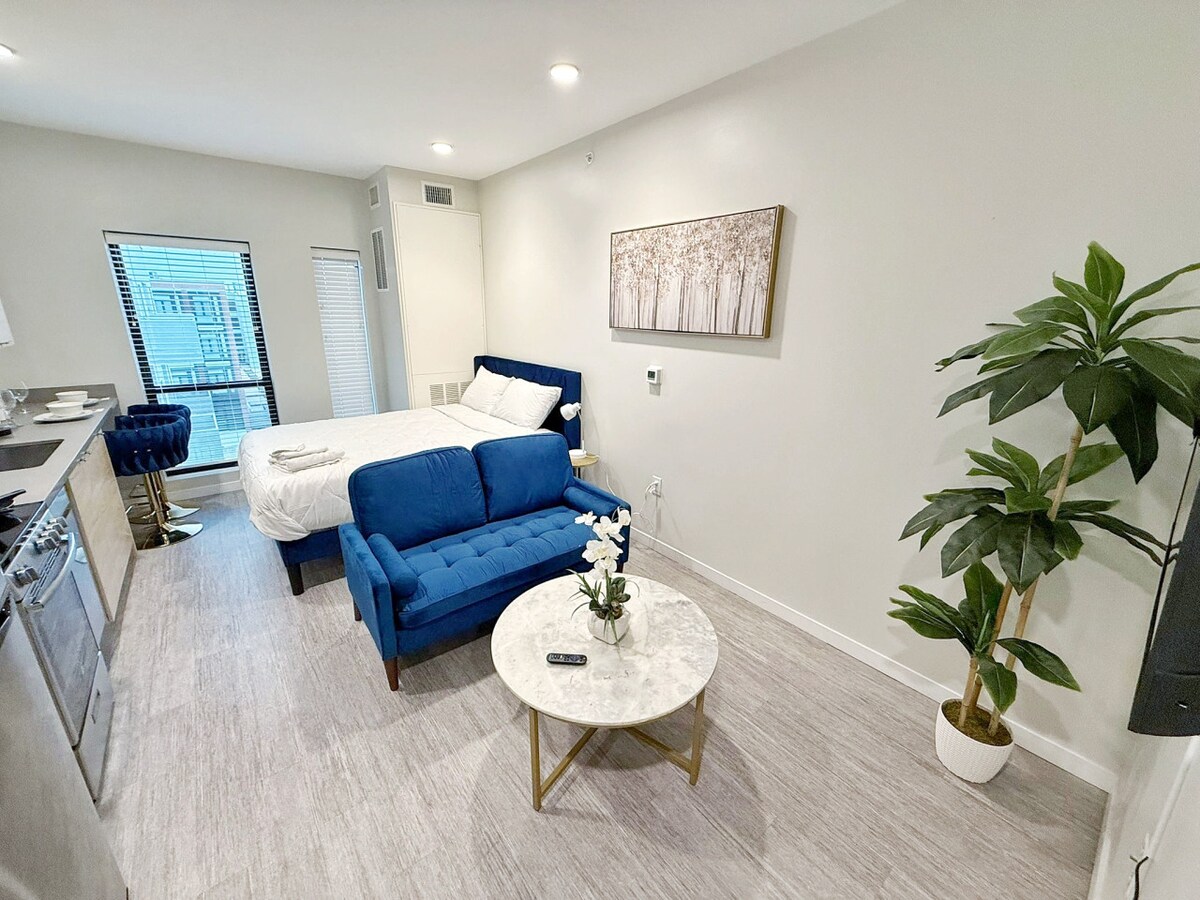 Azure Oasis Studio - Departamentos en renta en Des Moines, Iowa ...