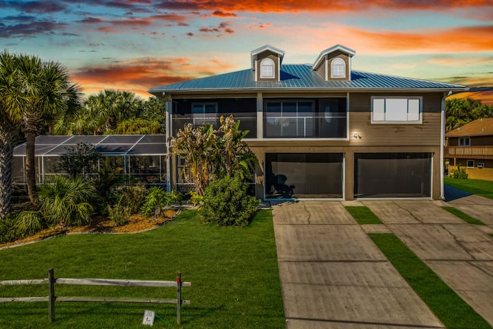 Canal Home|pool|dock|firepit|dog Ok|sleeps 9 - Crystal River, FL