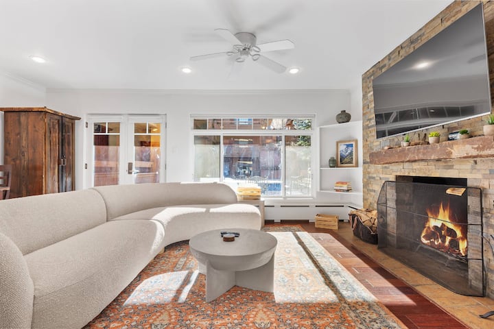 New Listing! Great Location Near Aspen Mtn & Town - Aspen, CO