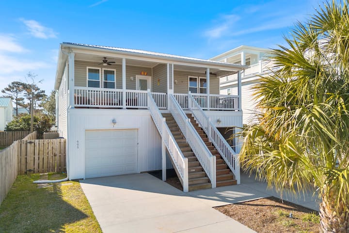 Cozy Coastal Getaway With Golf Cart - Carolina Beach, NC