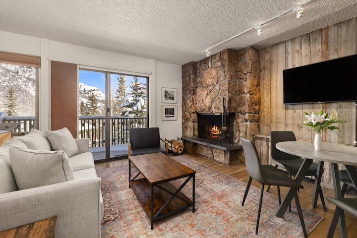 Snowmass Base Village Area. Pool/ht/grill/balcony - Snowmass Village, CO