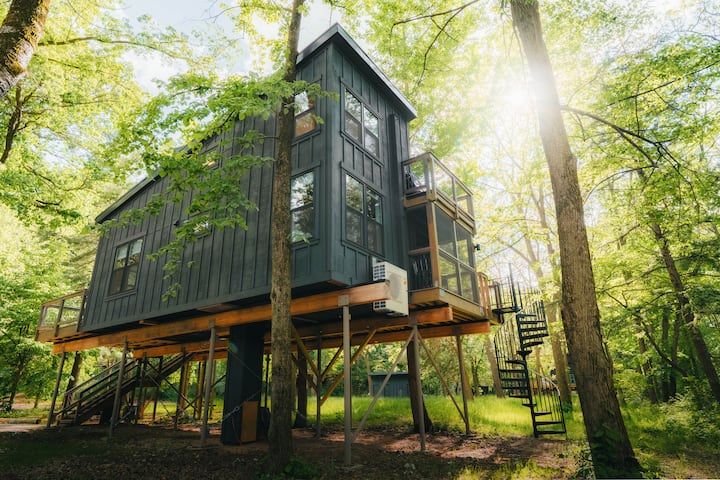 Treehouse 1 - Treehouses At Starved Rock - Illinois