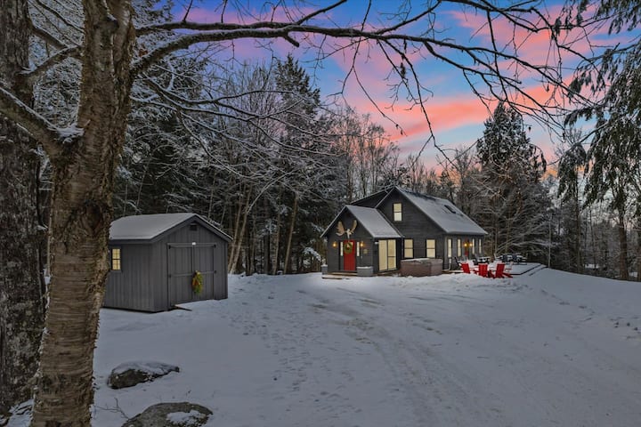 Cozy Winter Cabin | Ski Stowe | Family Friendly I - Stowe, VT