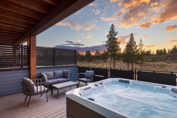 1115 Aerie Buyout | 2 Units | Hot Tub - Bend, OR