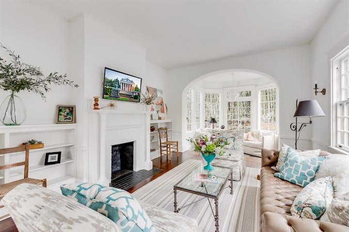 Historic Boone-white House : Incredible Location - Charlottesville, VA