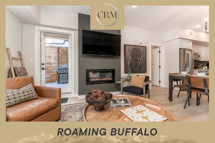 Roaming Buffalo | Outdoor Pool | Hot Tub | Parking - Alberta