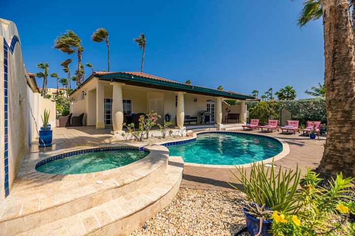 2br Pool & Hot Tub | Las Campeonas 27 By Bocobay - Aruba